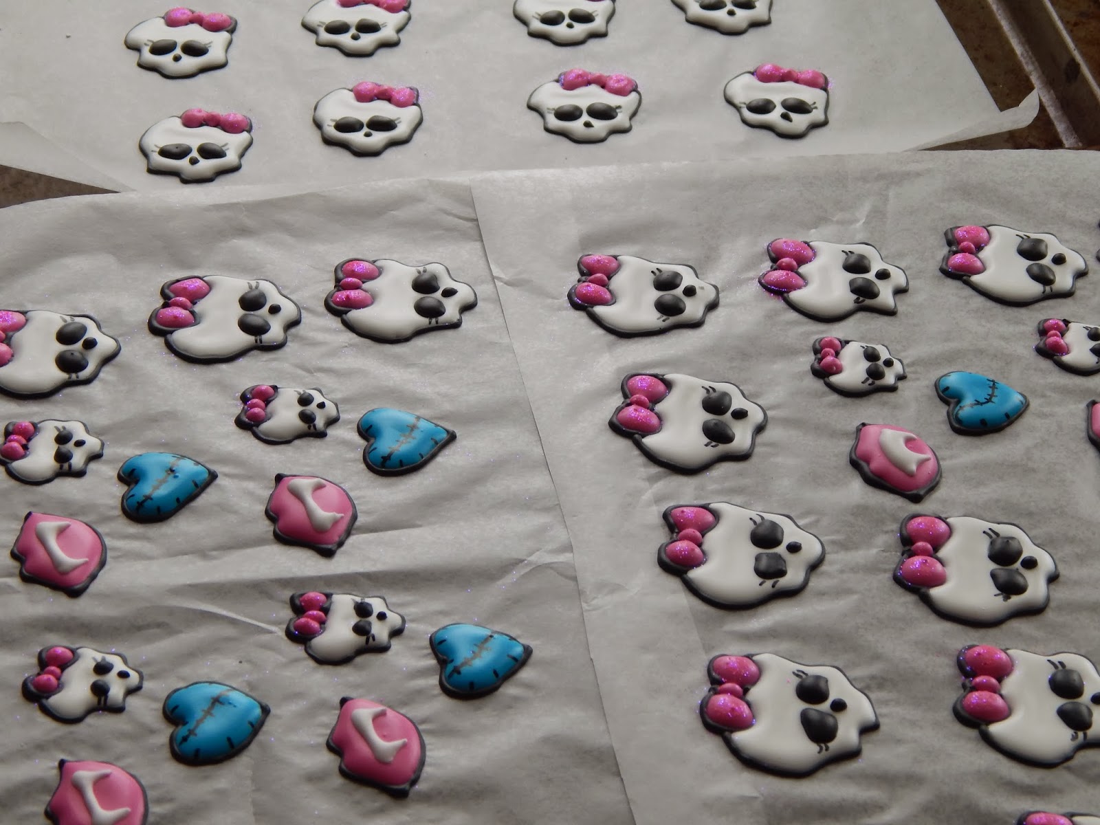 Sweet Treats by Sarah: Monster High Birthday Party with DIY Ideas