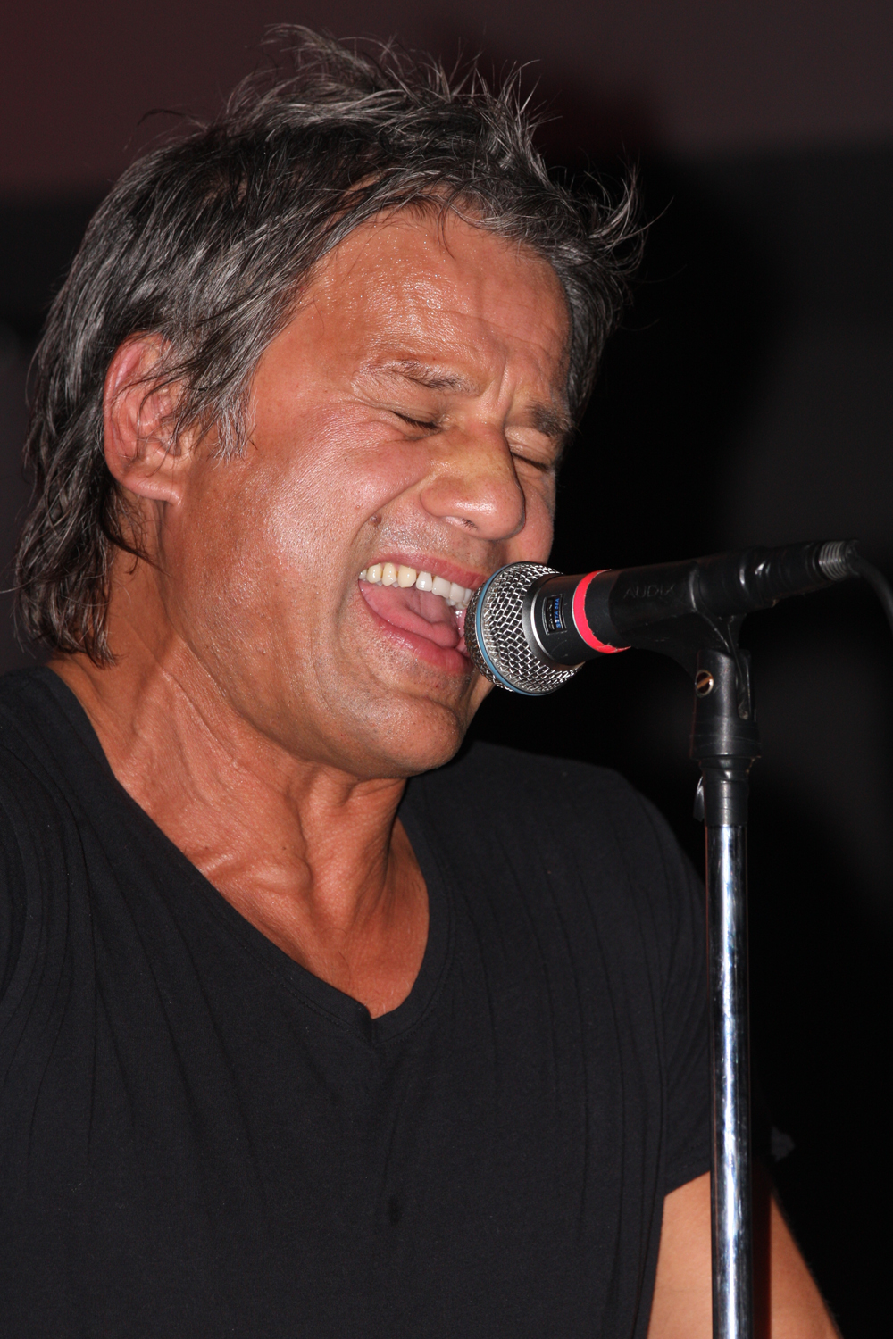 Celebrity News Media: Jon Stevens plays Blue Beat club, Double Bay, Sydney