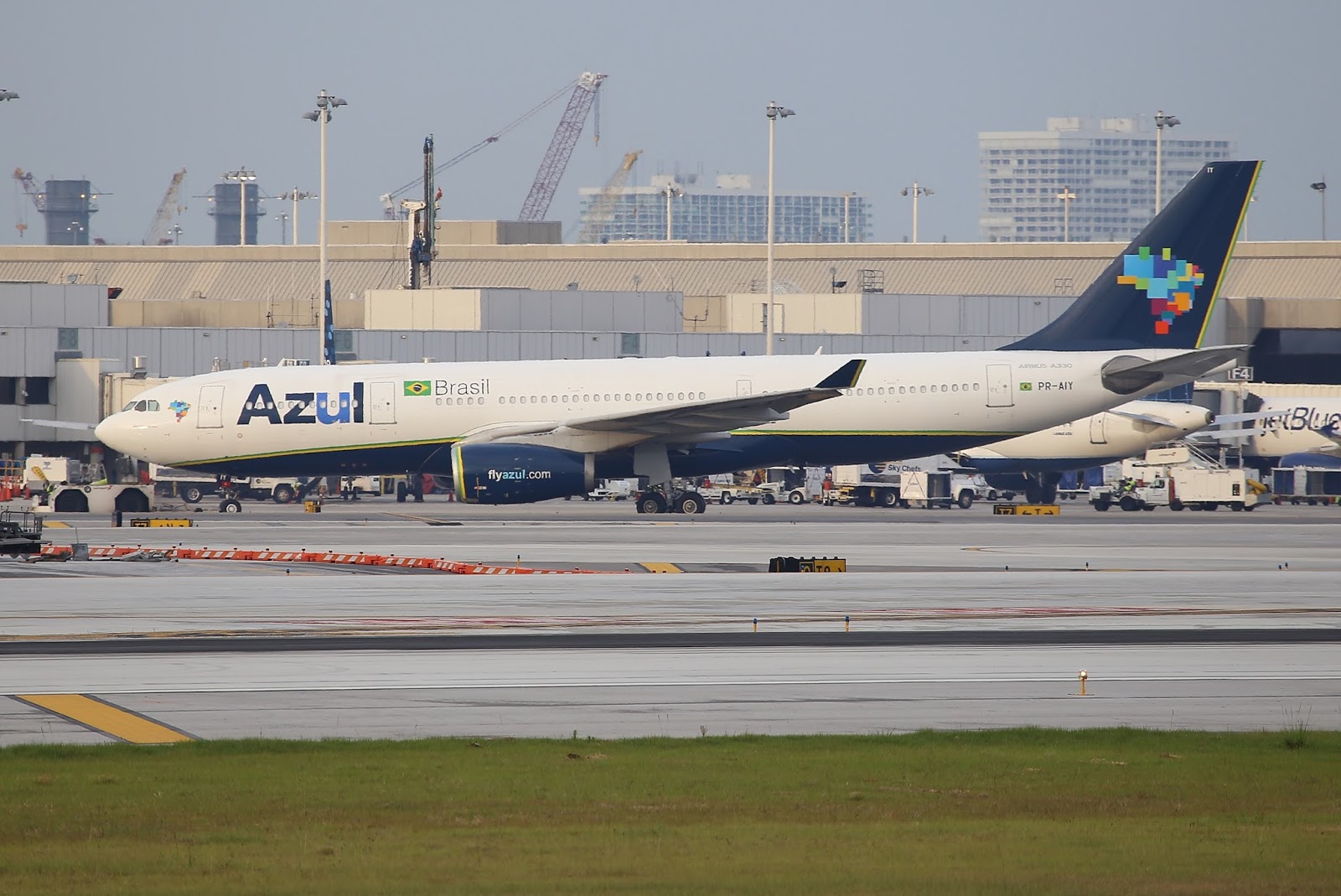 Flyingphotos Magazine News: Azul Airlines started Orlando flights from ...