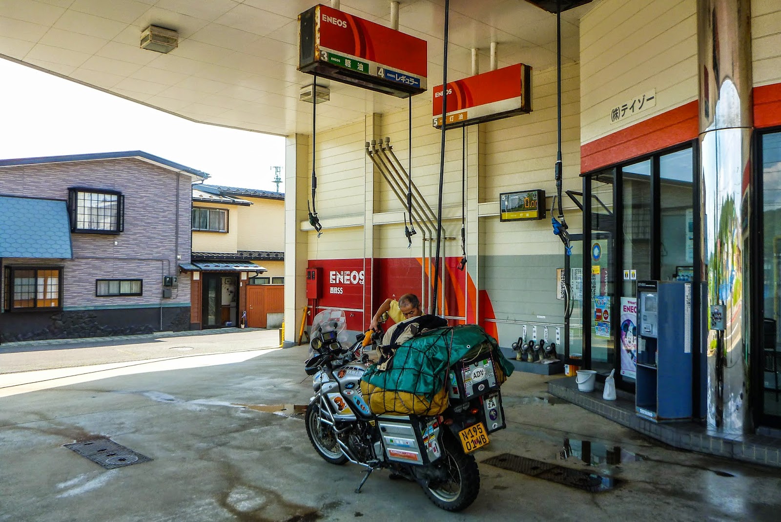 Just A Car Guy: here's something new... gas stations without pump ...
