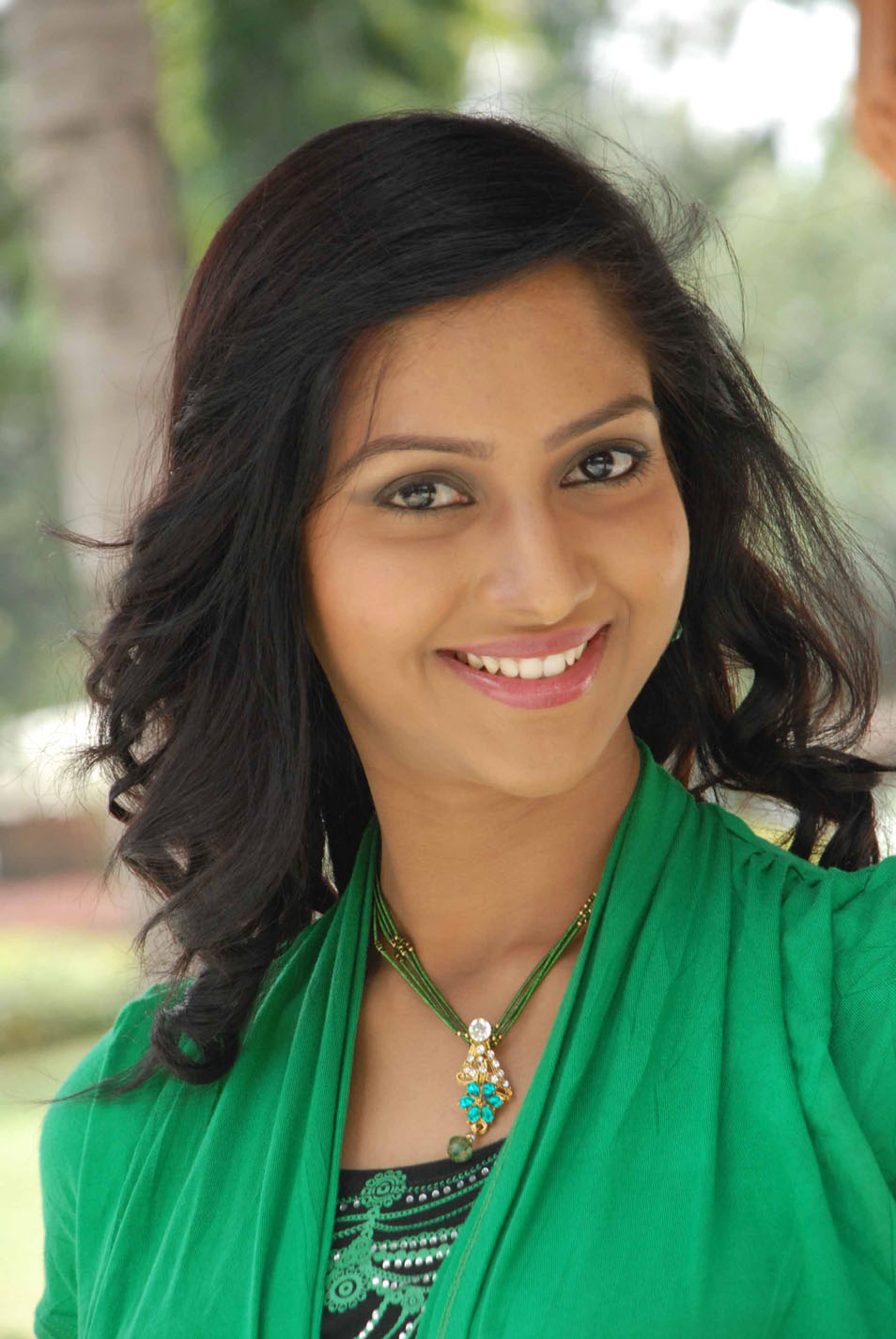 Actress Neha Patil Stills Gallery | Movieartists