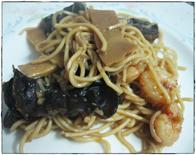 Sótão da Verdinha: Chao min de Legumes e Gambas