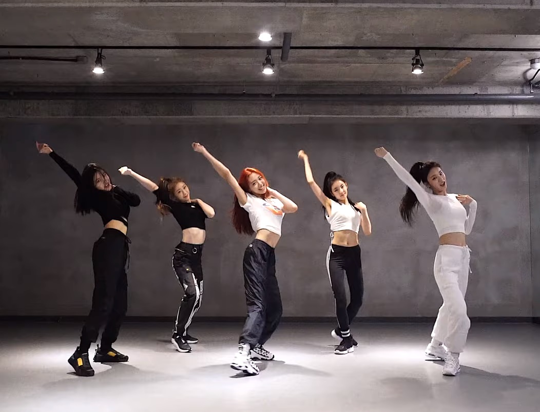 JYPの新人ガールズグループITZY、パフォーマンスに特化したDance Practice動画を公開…K-POPの新しい地平を開く圧倒的な ...