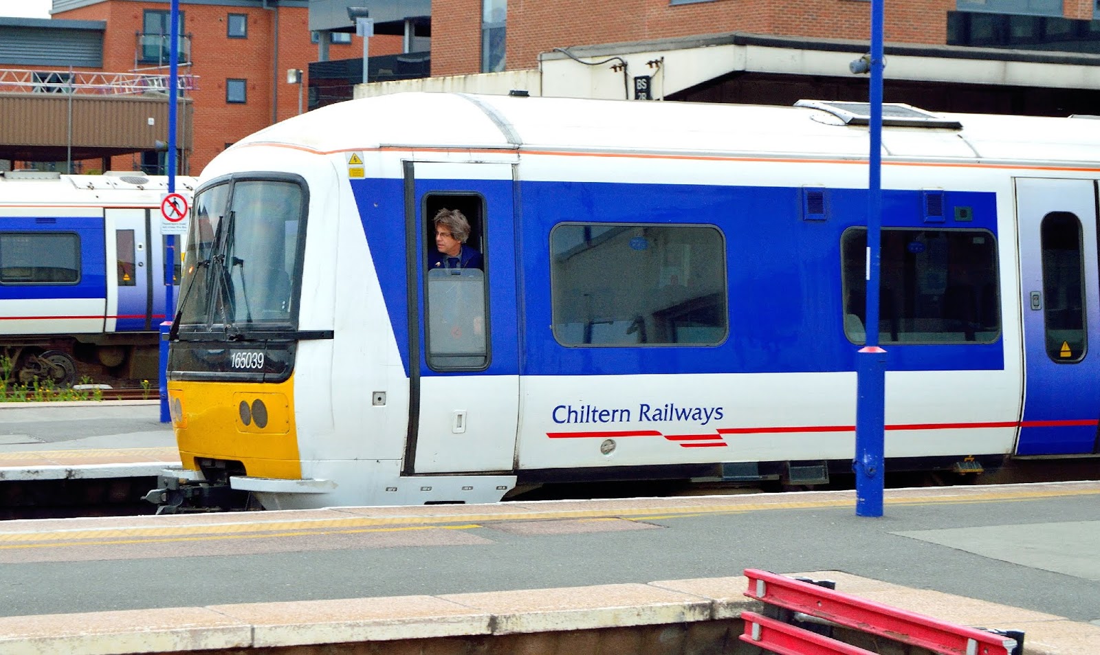 'Along These Tracks' Train Photos Site : Photo Chiltern Railways DMU ...