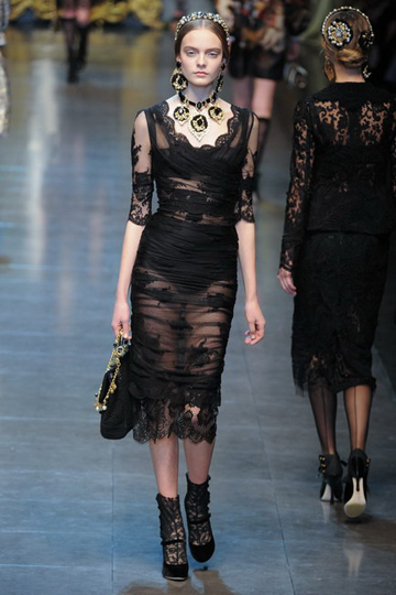 The Purplenista: The Lace Story