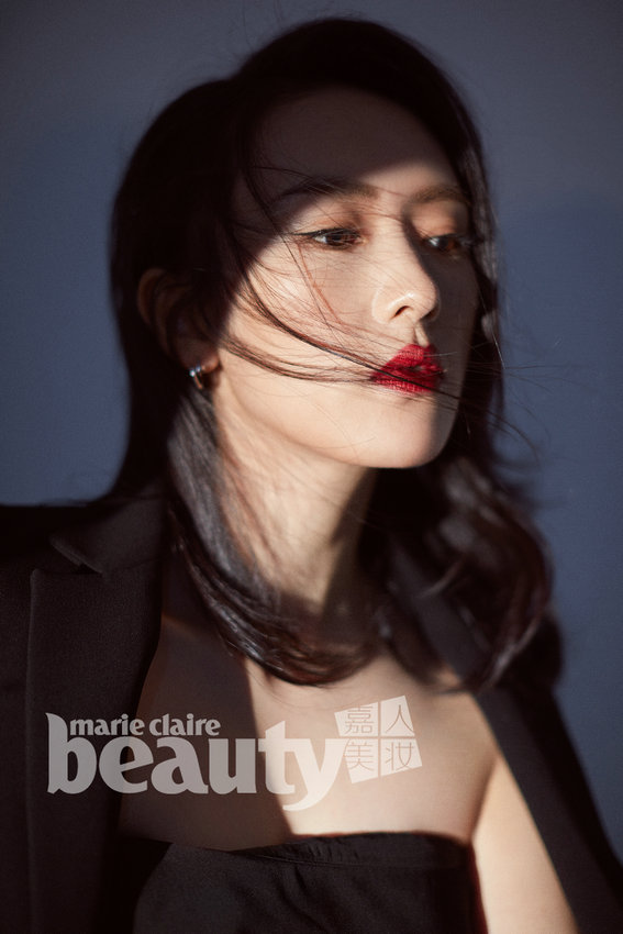 China Entertainment News: Tong Yao poses for fashion magazine