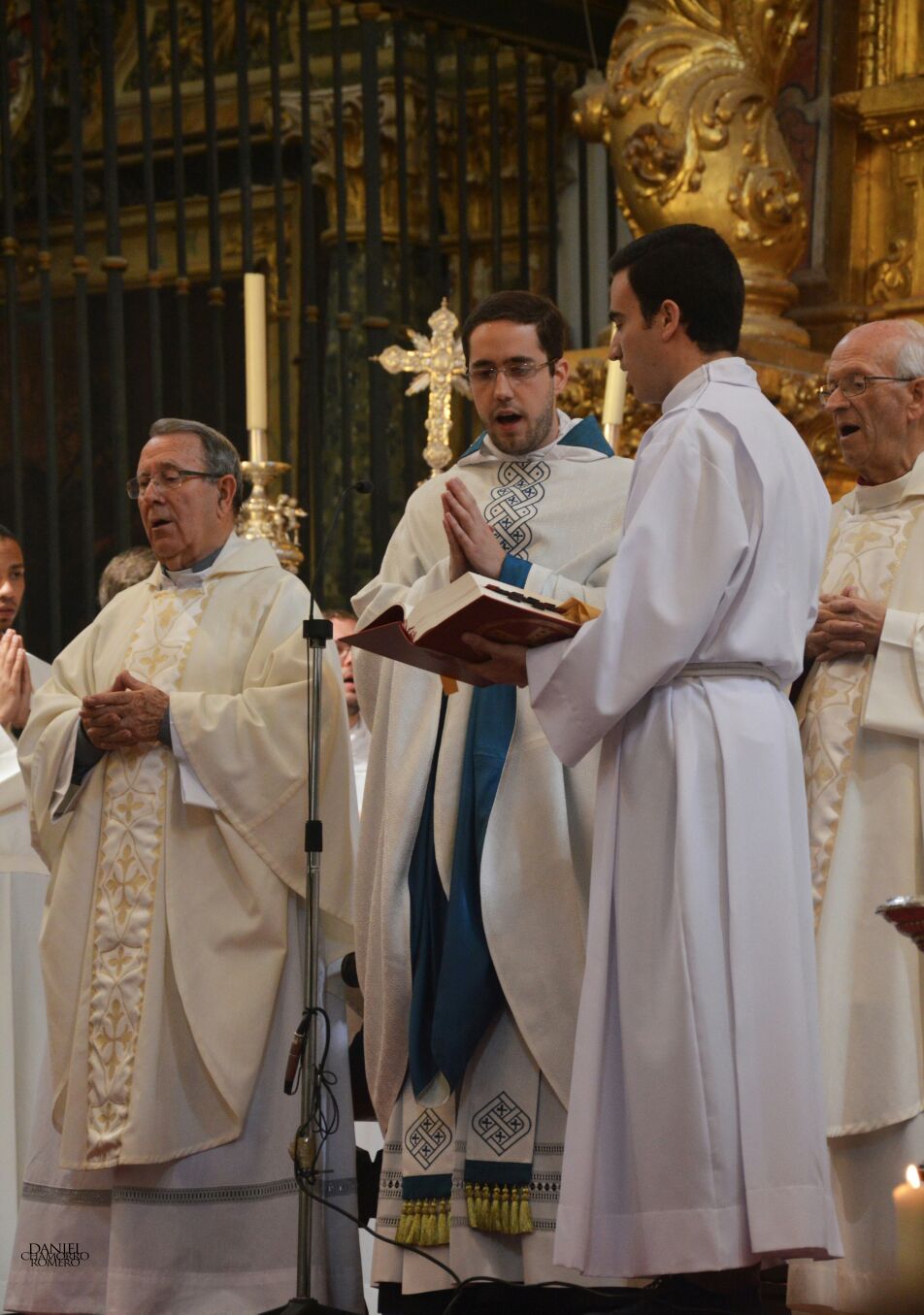 Parroquia de San Pablo (Baeza): NUESTRO PÁRROCO DON MANUEL CONCELEBRO ...