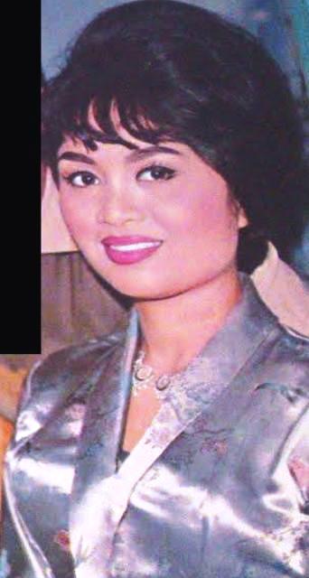 FILEM KLASIK MALAYSIA: SEKSI SELEBRITI MALAYSIA DULU-DULU