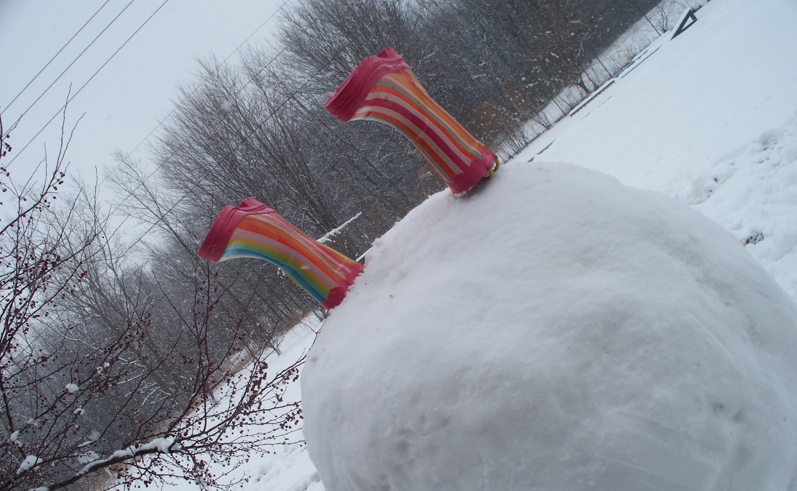 The Queen Of Re: Making a Snowman