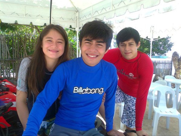 Gossip Actors: Enrique Gil Photos with friends & siblings