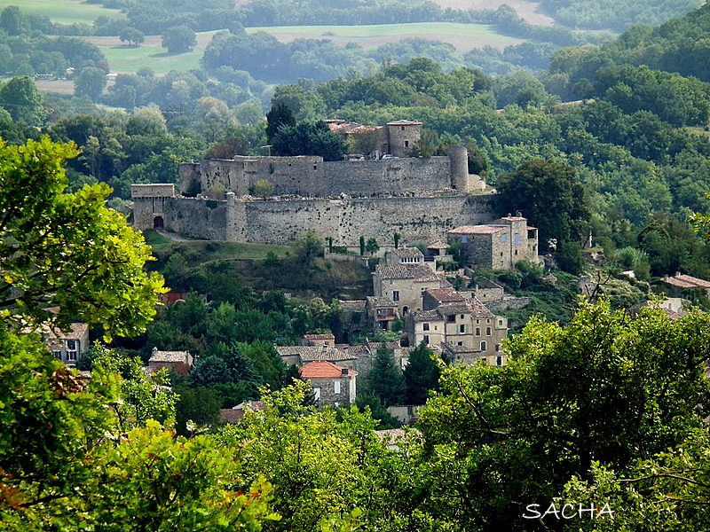 Un jour....Une photo !: Cabanons pointus de Mane : Chemin de la pierre ...