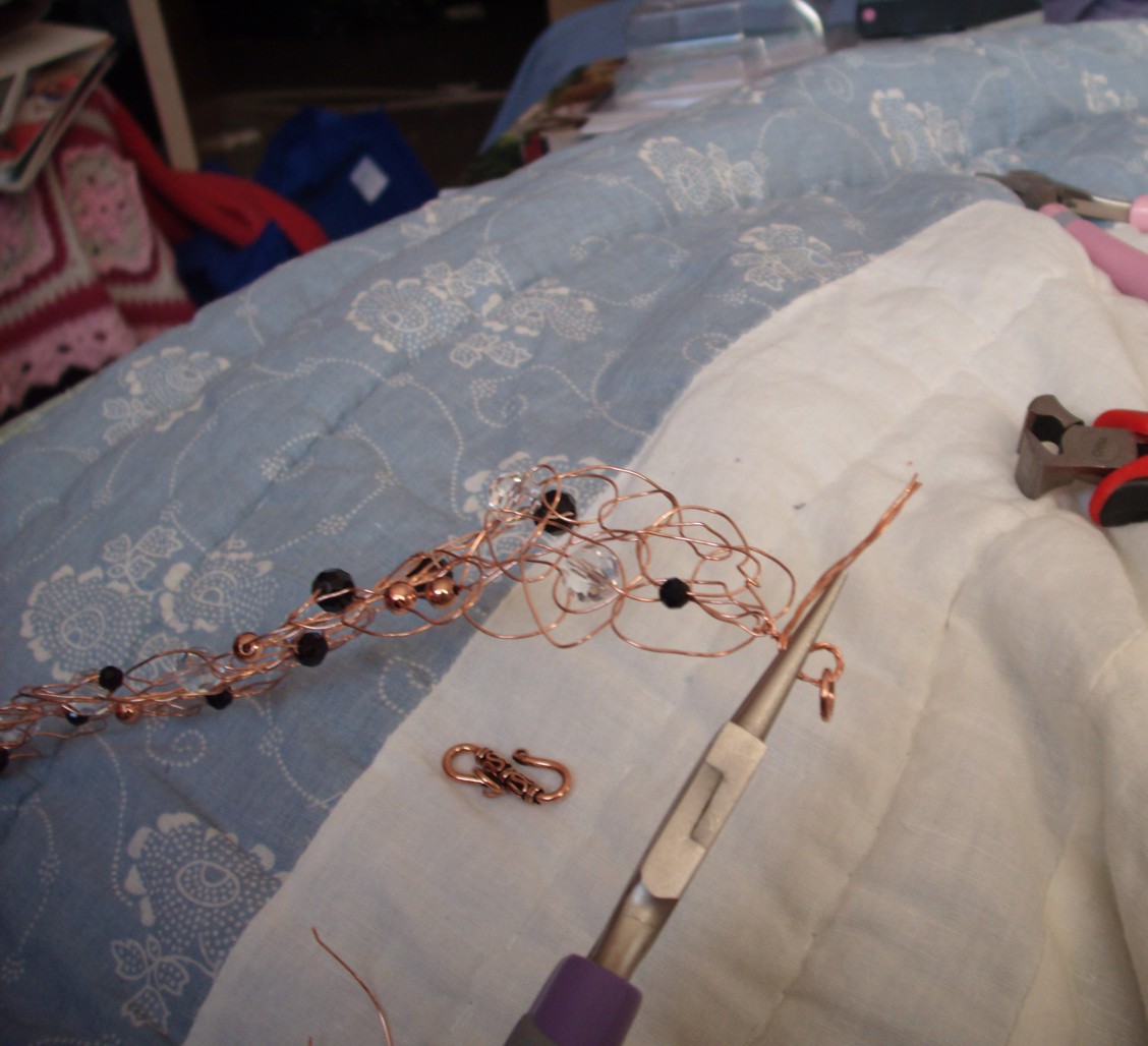 Ravings of a Mad Crafter: Crochet Wire Necklace Tutorial II