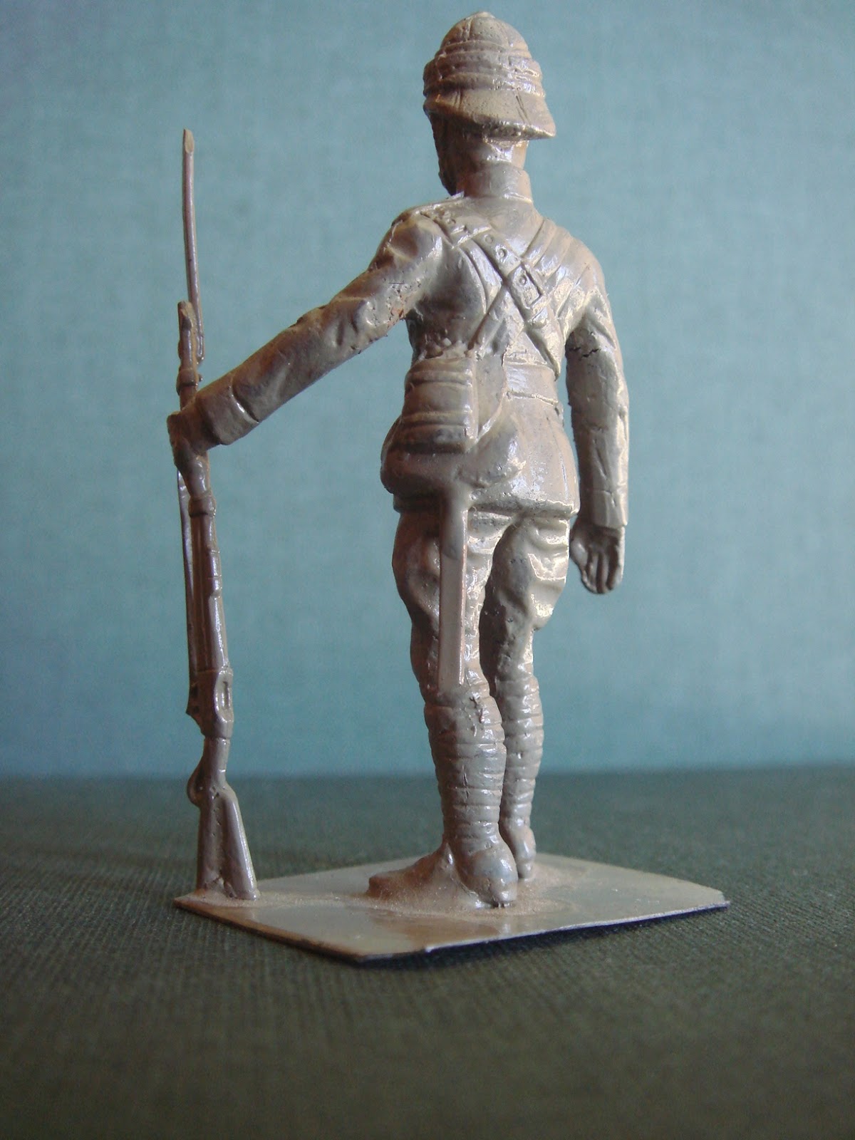 Vintage lead Toy and Model Soldiers: OLIVE. OLS1Camel Corps Trooper