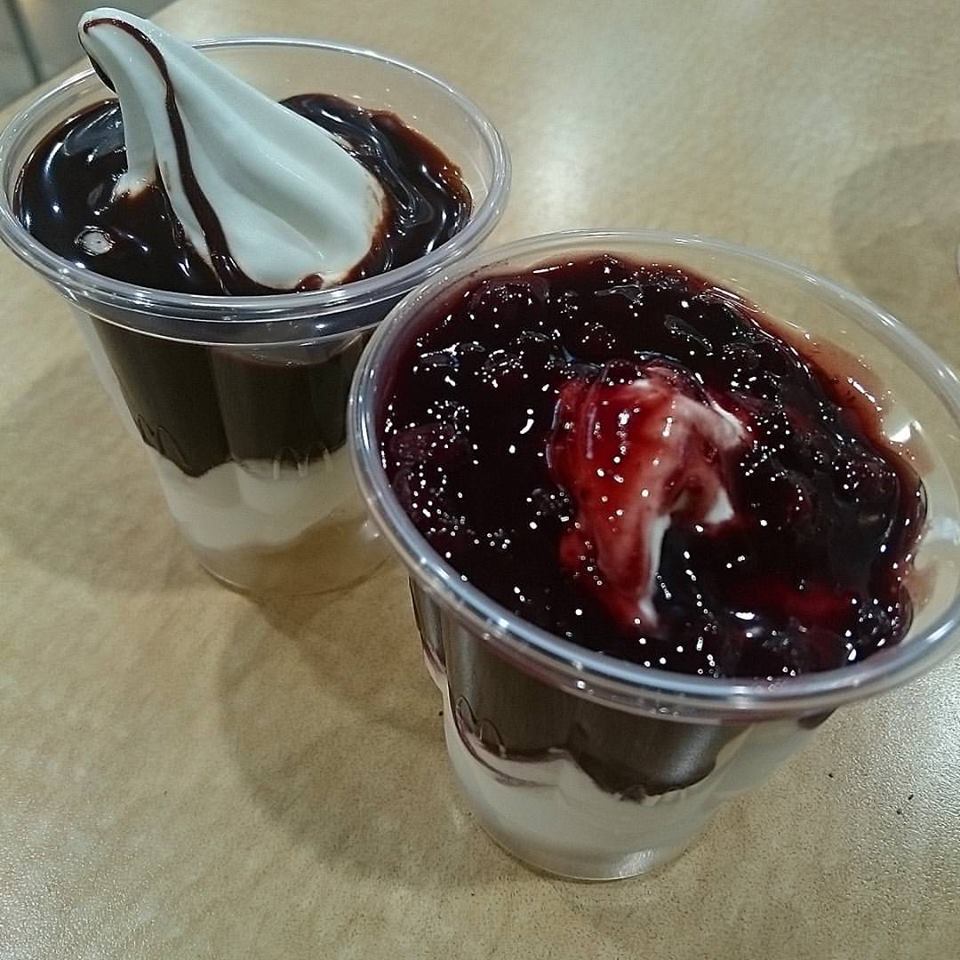 My Life & My Loves ::.: Red bean Sundae vs Chocolate Sundae