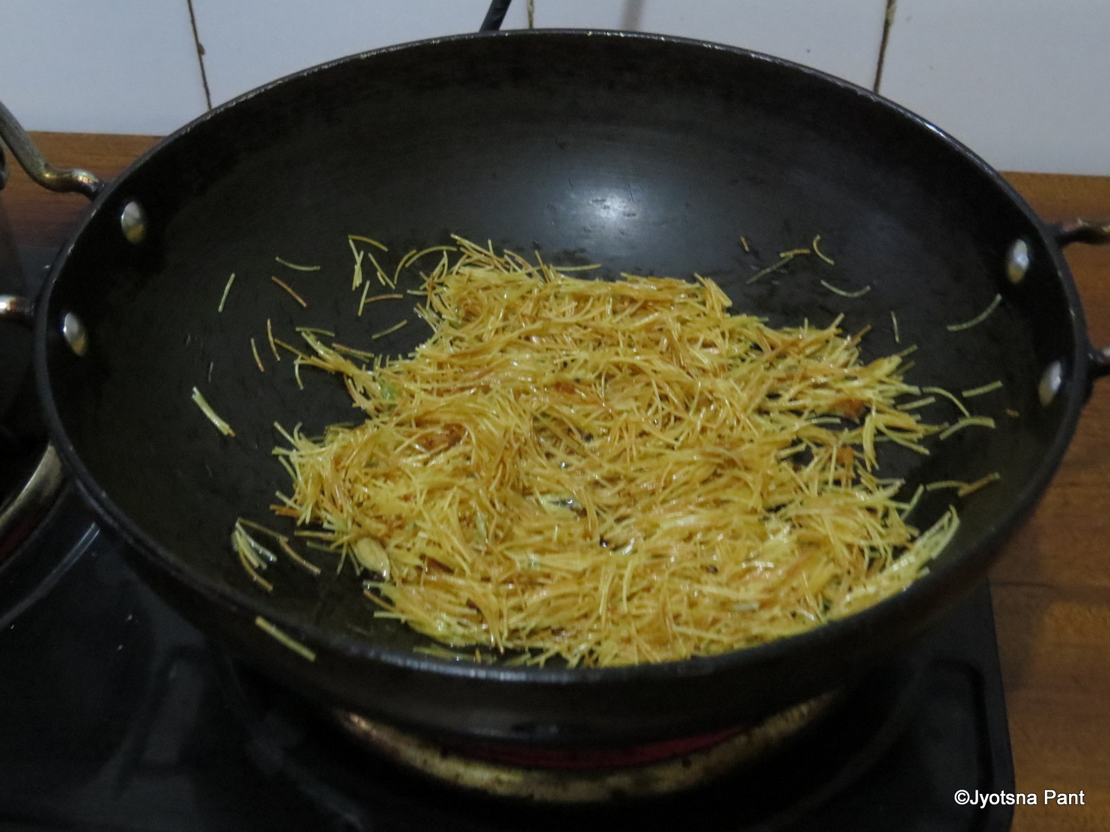 With Love from Mom's Kitchen: Sewai Ki Kheer (Vermicelli and Milk Dessert)