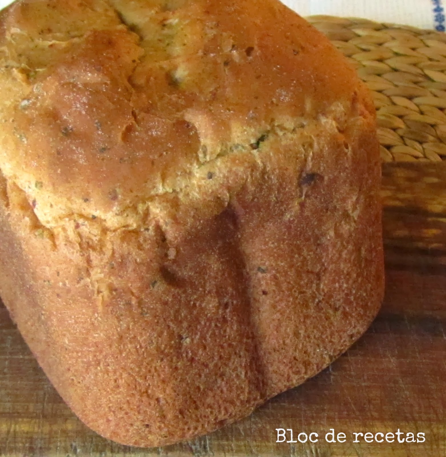 Bloc de recetas: Pan de espelta con pesto y tomates secos en panificadora
