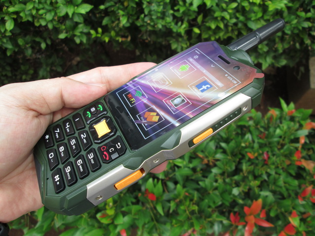 CNC virtual: Handphone Aneh, Antik dan Unik (Antique & Unique Cell Phone)