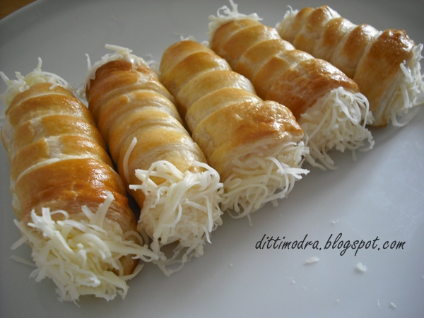 Ditti módra: Sajtos roló