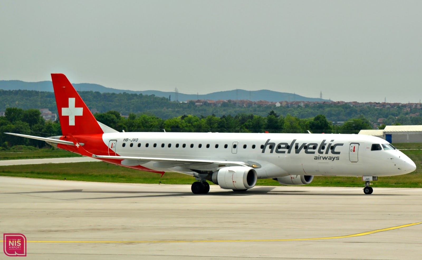[FOTO DANA] Helvetic Airways prvi put na niškom aerodromu