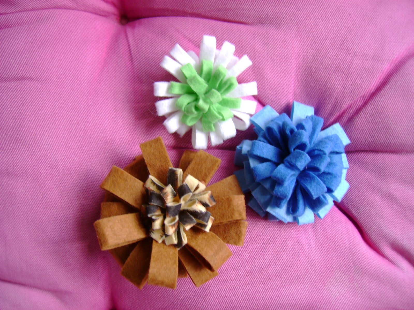 Manualidades de capricho Menchuka: Flores pompones