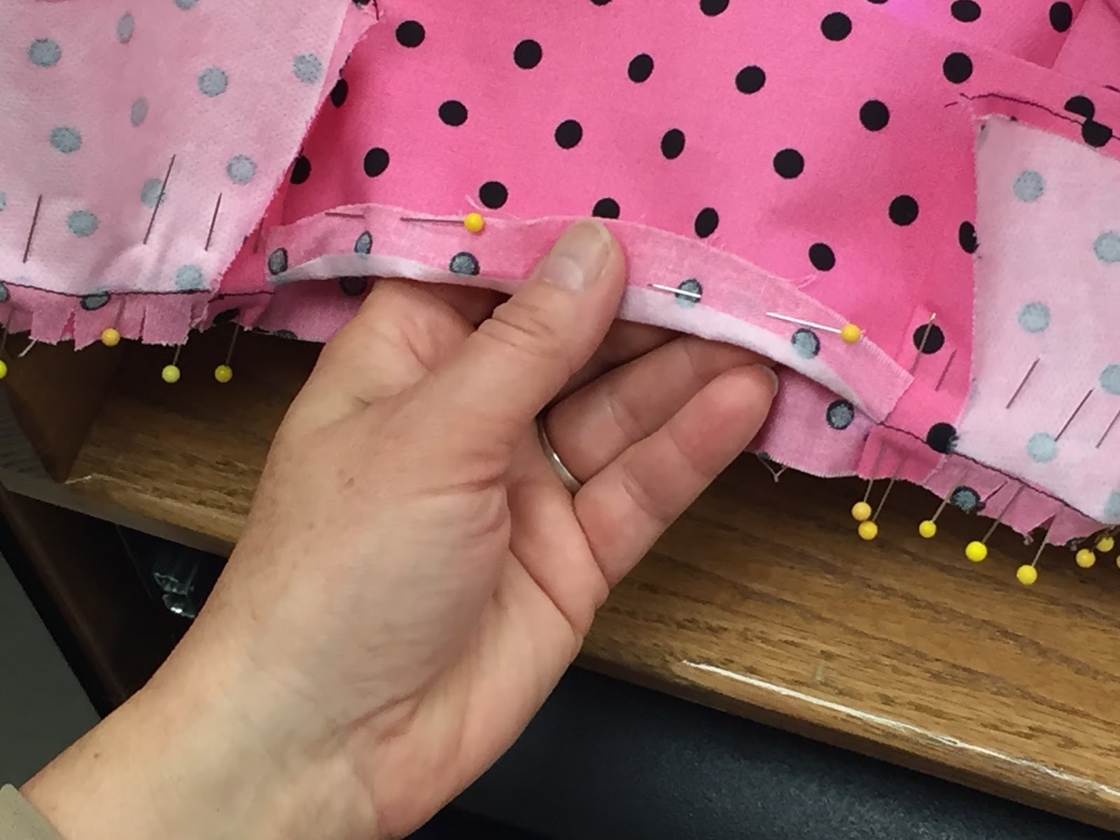 sewcreatelive: Sewing the Butterick 6085 Blouse