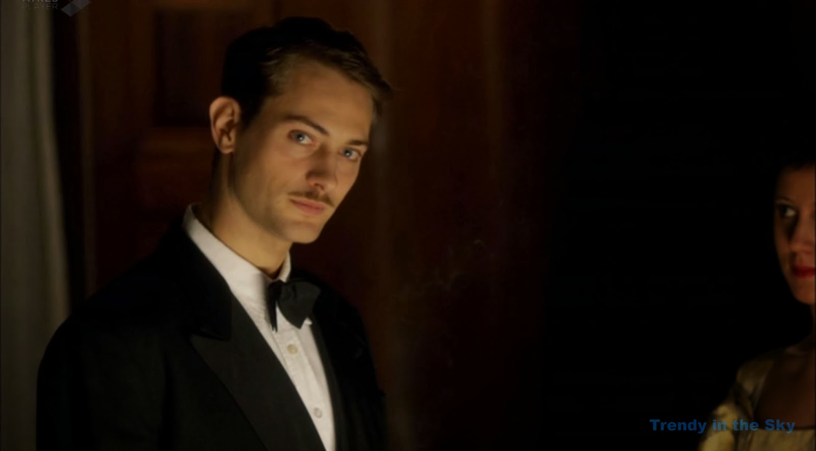 Trendy in the Sky: El tiempo entre costuras: vestuario. Capítulo 9.