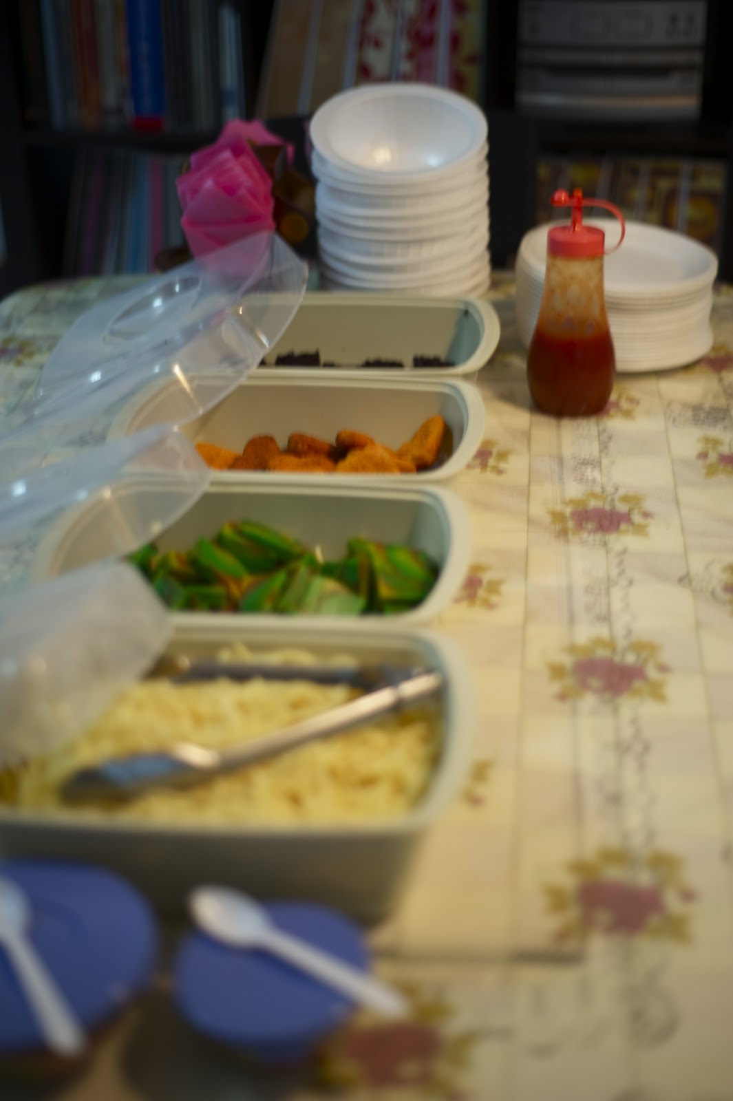 Cheritera Dari Kedai Kopi: Jamuan Kecil Tapi Meriah, Hanya Untuk Aidil ...