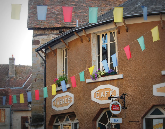 little buckles: Summer bunting