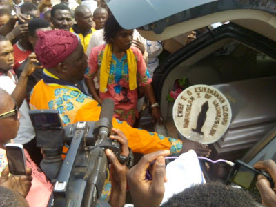 Welcome to the Mono360 blog: Late Dede One Day's Body Lying in State ...