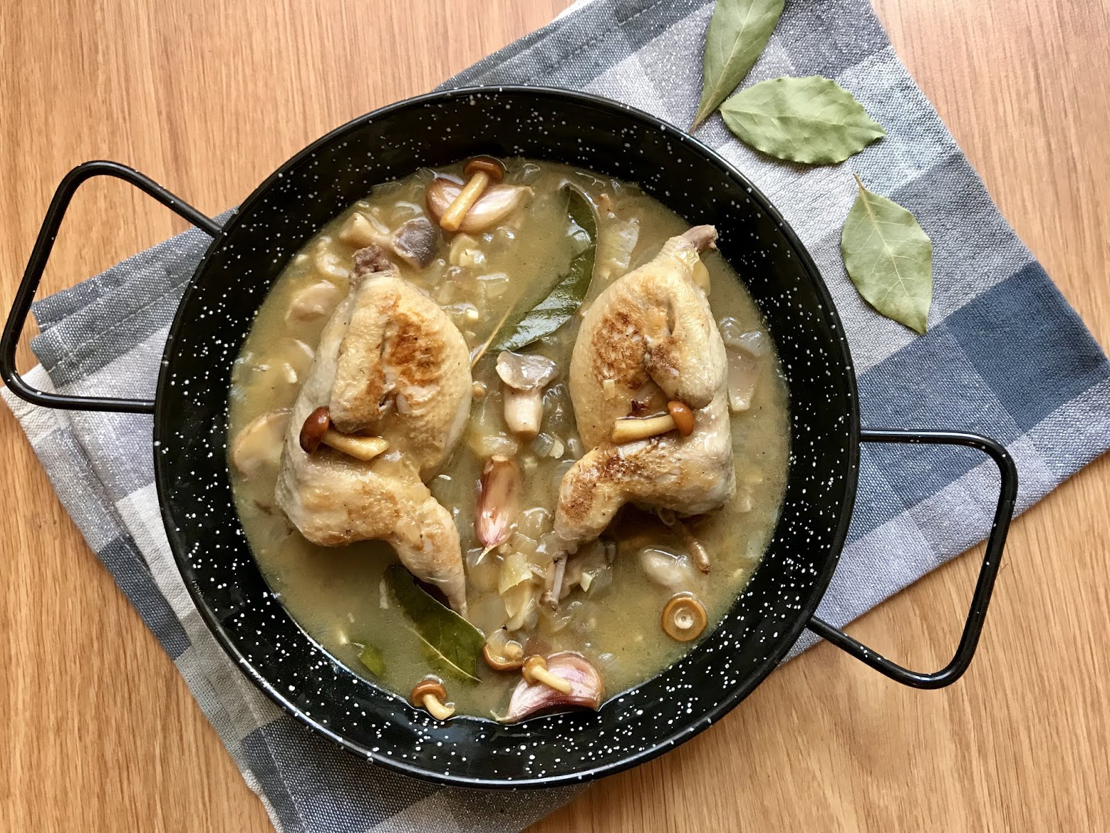 Codornices guisadas con setas