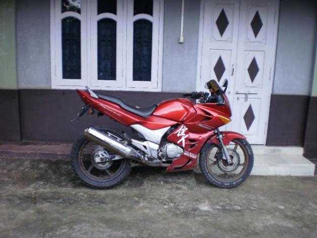 MoToRRaD CustoMIZ: Hero Honda Karisma modified