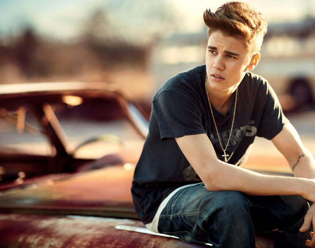 My Life On Photo: Twitter Packs with Justin Bieber!