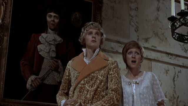 The Lucid Nightmare: REVIEW: Captain Kronos - Vampire Hunter