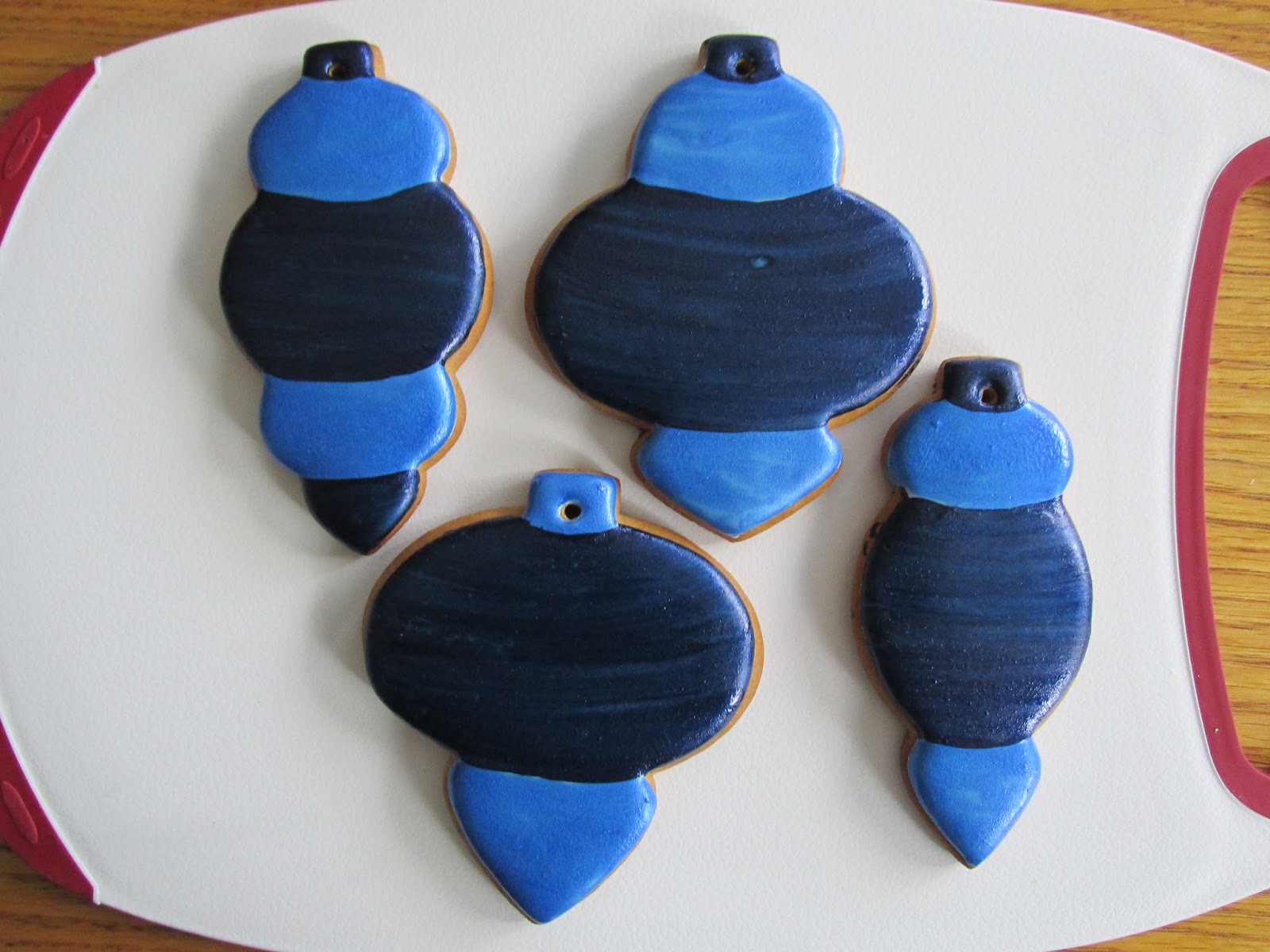 The Gingerbread Artist: Blue Christmas ornaments