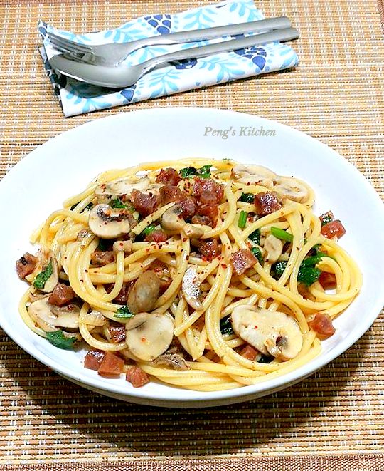 Peng's Kitchen: Lup Cheong Aglio Olio