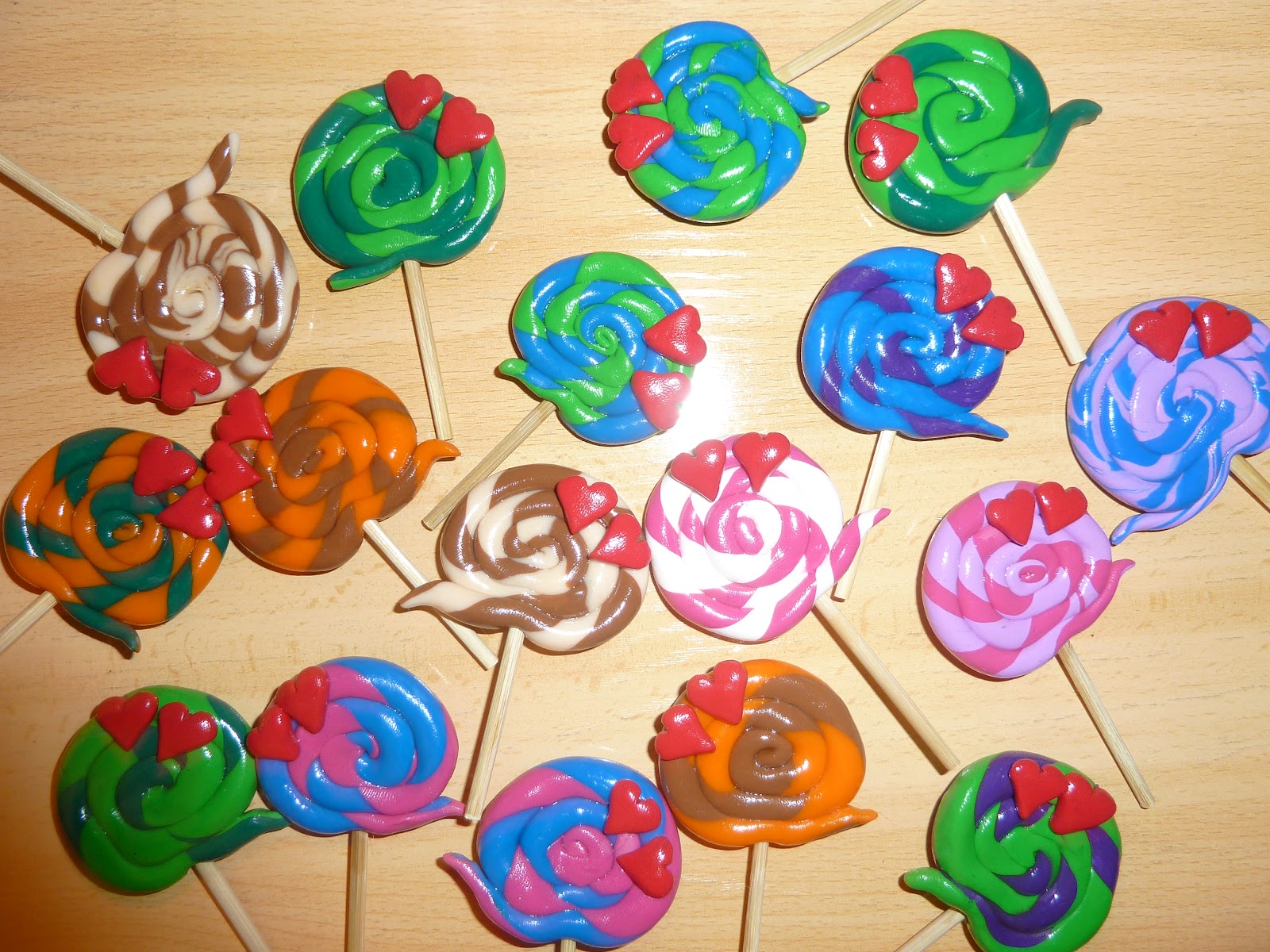 Las cositas de tu Boda: PIRULETAS DE BROCHES