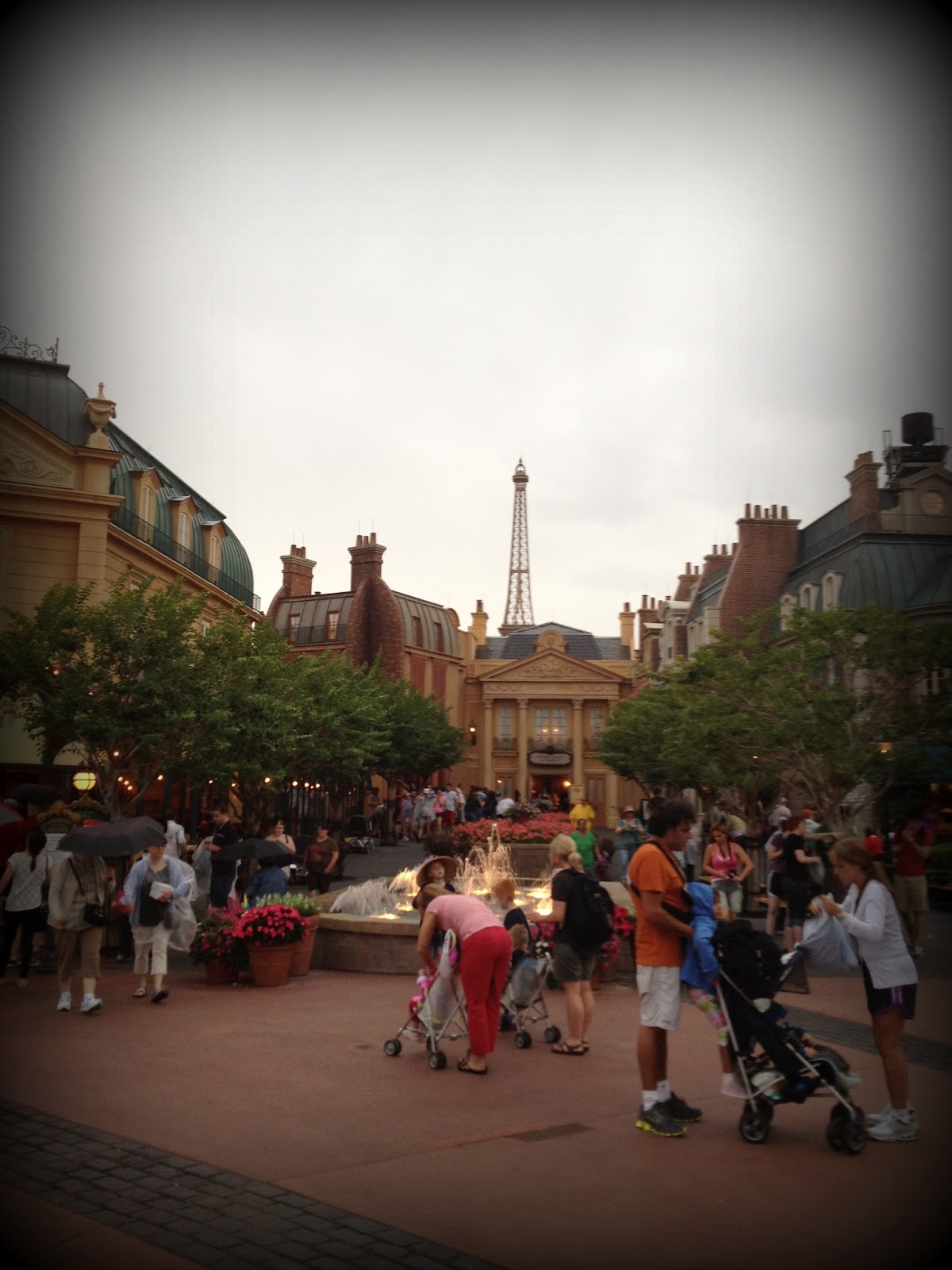 WobiSobi: Sunday with Sailor Sam: Sam goes to Walt Disney World.