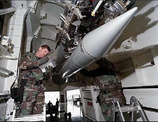 Gambar Senjata Nuklir