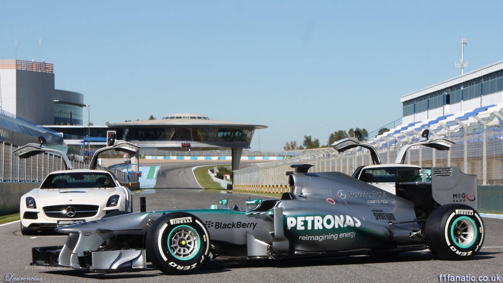 Foto Mobil Mercedes W04 Untuk Musim Balap F1 2013 - Laurencius