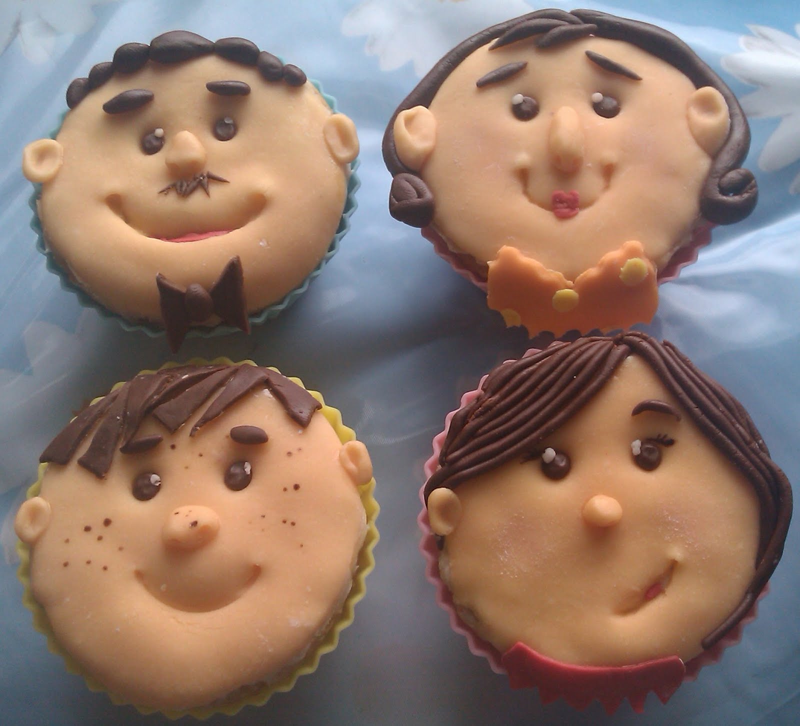 Chocolate Fudge Faces | Frosting Hallucinations