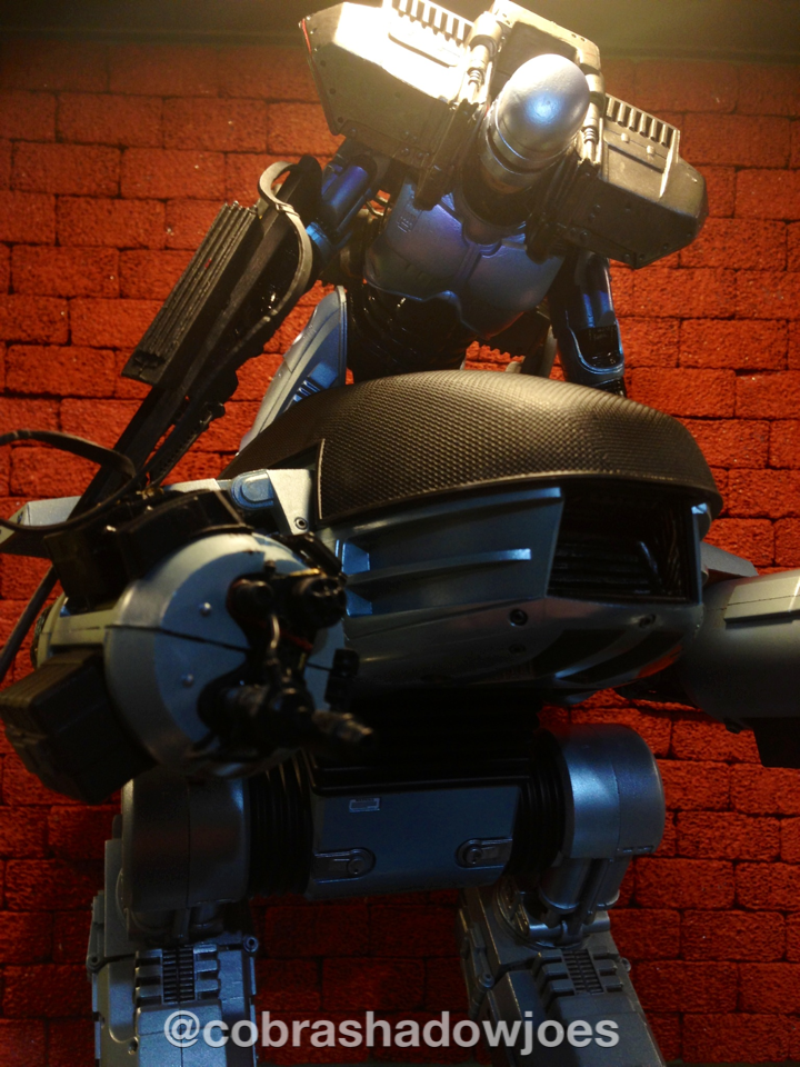 CobraShadowJoes: NECA Toys Robocop - Deluxe Figure with Jetpack and ...