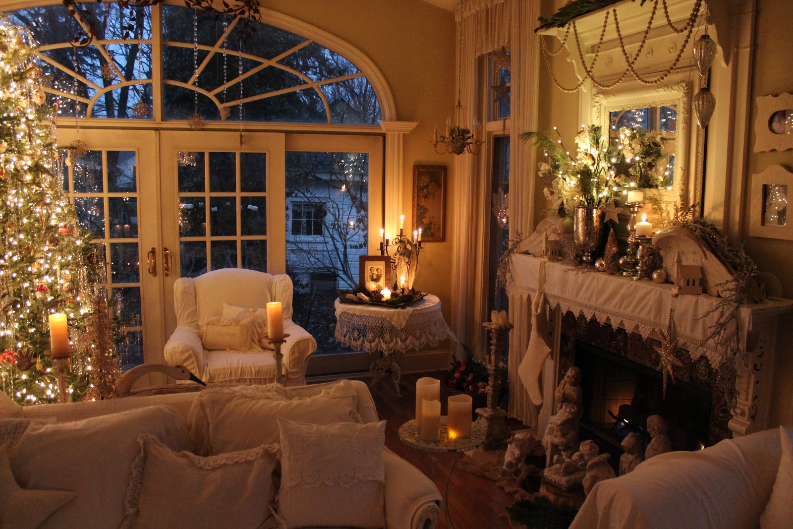 1000+ images about Christmas home on Pinterest | Christmas living rooms ...