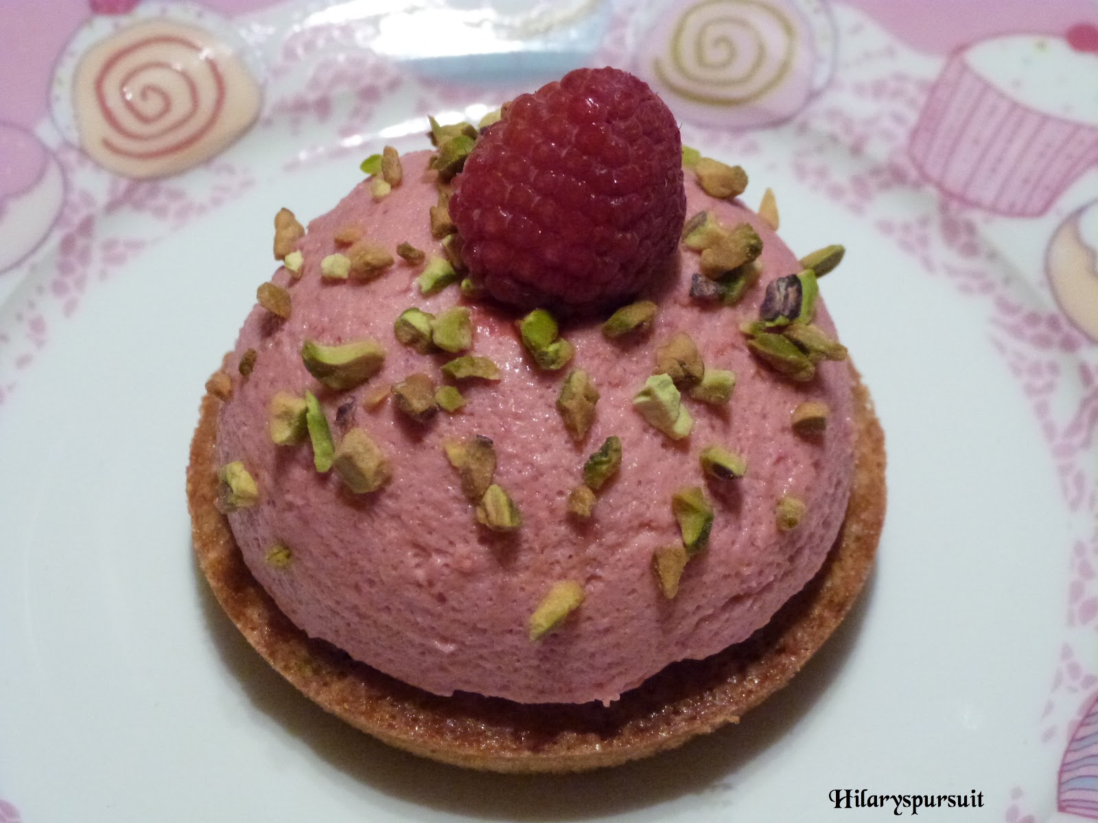 Dans la cuisine d'Hilary: Bavarois à la framboise sur fiancier pistaché ...