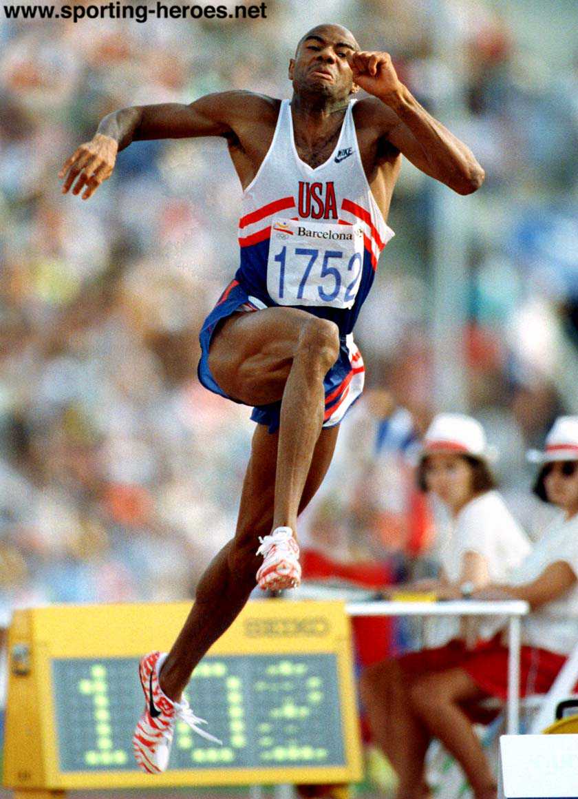 OCHO CALLES: MIKE POWELL PIDE MÁS ENFRENTAMIENTOS ENTRE BOLT Y GAY