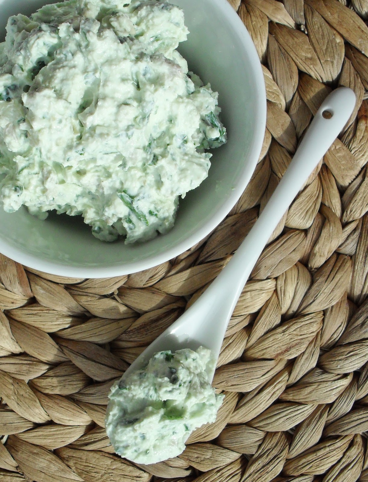 Kuchnia Alisz: twarożek czosnkowo słonecznikowy