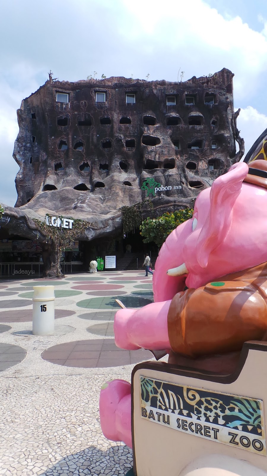 [ Hotel Review ] Menginap di Pohon Inn Batu, Hotel berbentuk Pohon ...