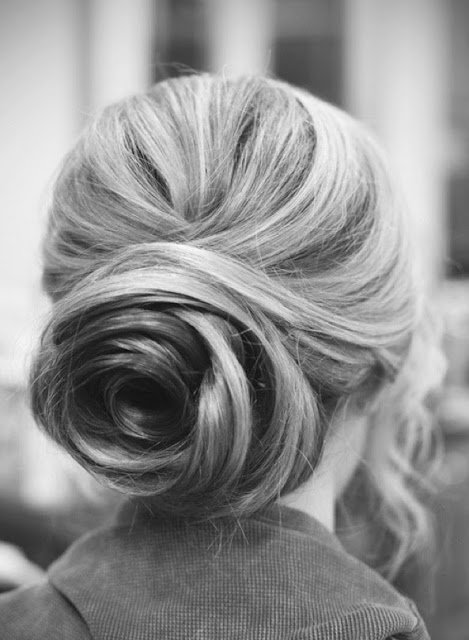 THINGS {SHE} LOVES: Pittsburgh Wedding Planner | Chignon Updo