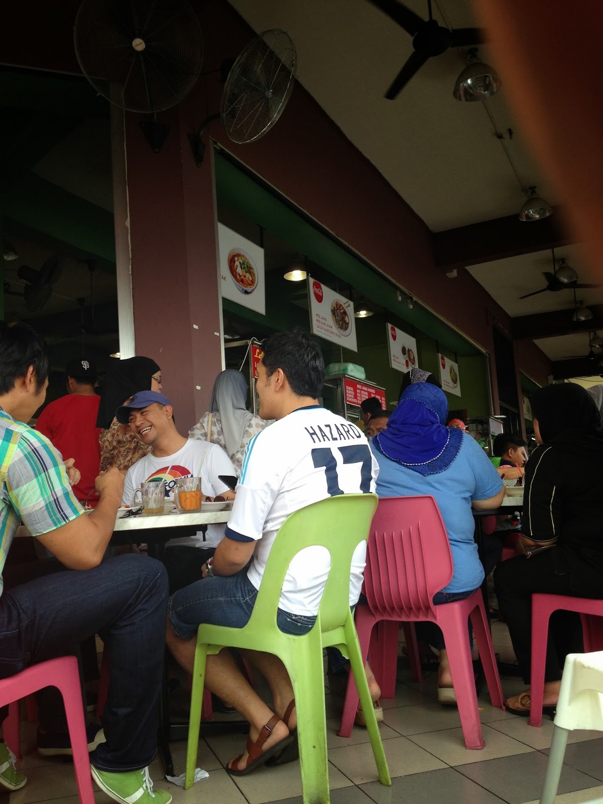 Tempat Menarik di Kuching: Teh Tarik Kafeteria