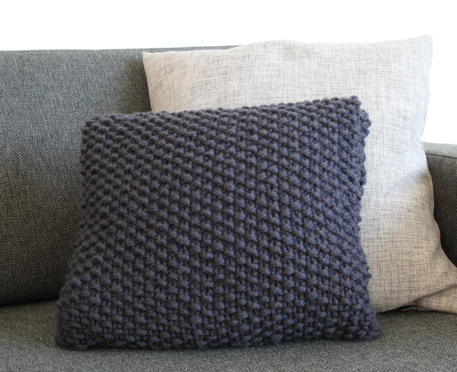 Fru Kraks Palads: Strikket pude #2