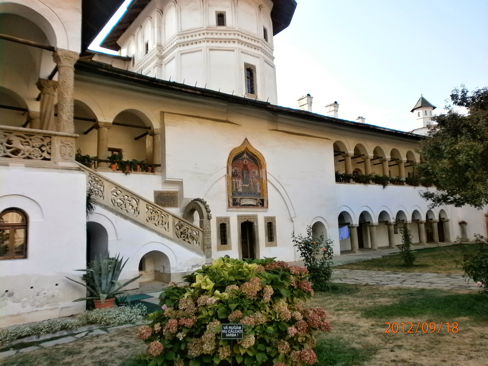MANASTIRI-CALATORI : MANSTIREA HOREZU -VALCEA